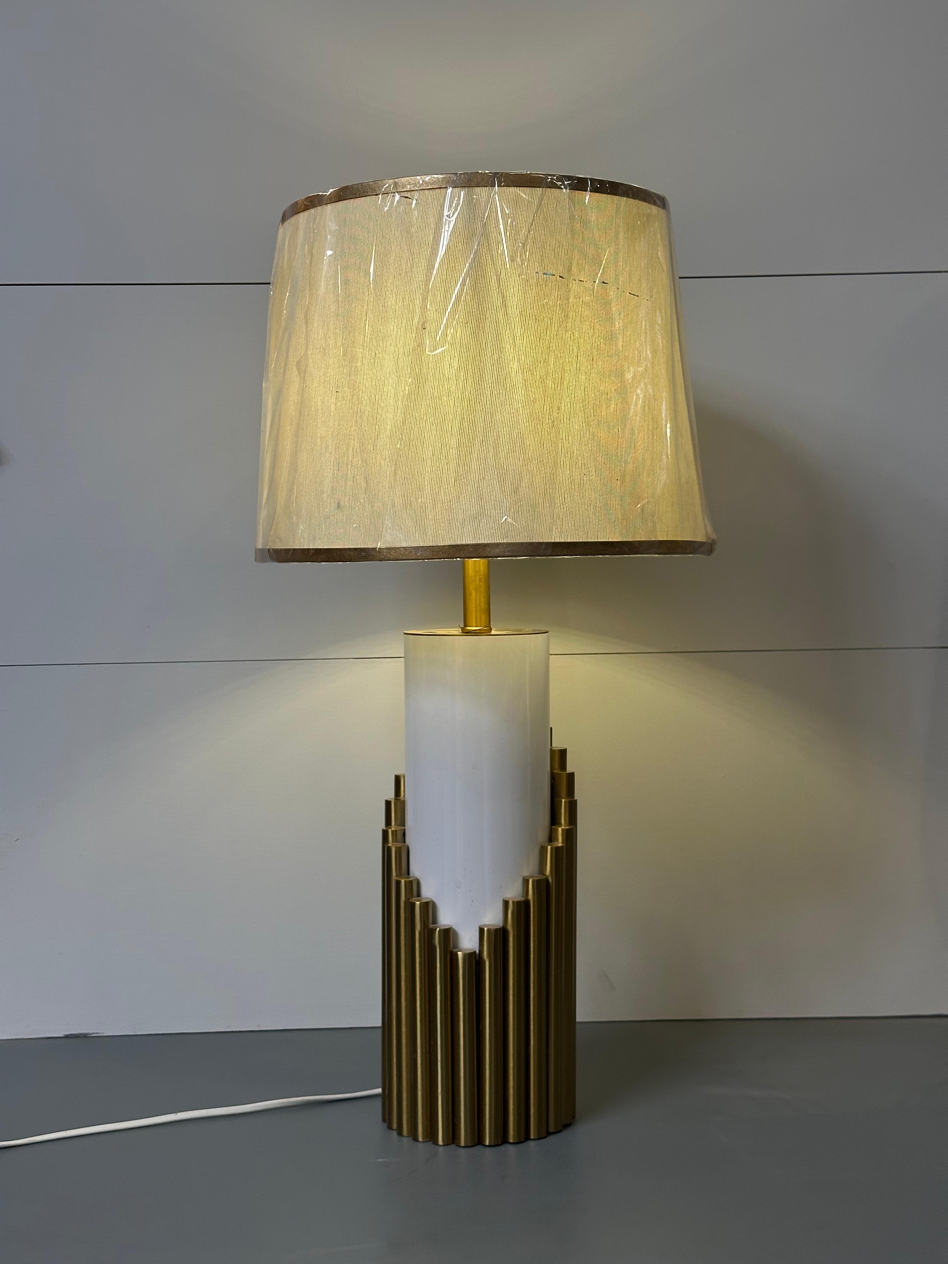 Modern Faceted Column Table Lamp - Sculptural Clear Base & Ambient Whi ...